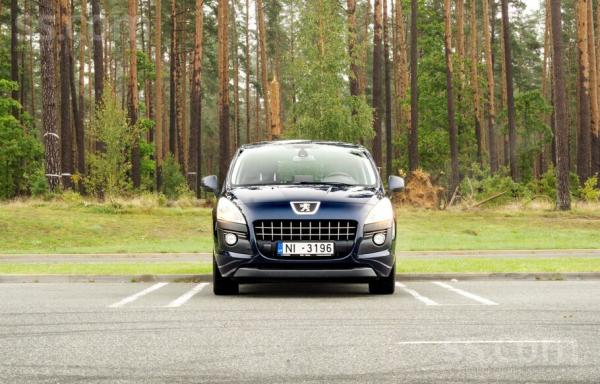 Peugeot 3008 2010 in Riga on AUTOMOTO.COM.LV Blue Peugeot 3008 2010 in Riga, with an engine capacity of 1.60 L and mileage of 229 thousand km for 4190 €, photo 4 on AUTOMOTO.COM.LV