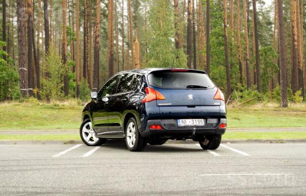Peugeot 3008 2010 in Riga on AUTOMOTO.COM.LV Blue Peugeot 3008 2010 in Riga, with an engine capacity of 1.60 L and mileage of 229 thousand km for 4190 €, photo 9 on AUTOMOTO.COM.LV