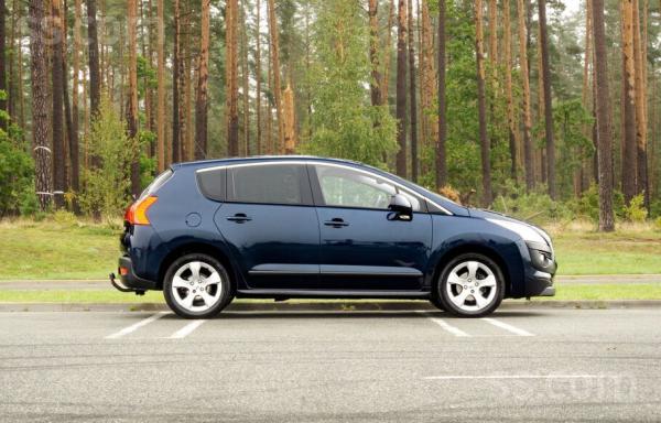 Peugeot 3008 2010 in Riga on AUTOMOTO.COM.LV Blue Peugeot 3008 2010 in Riga, with an engine capacity of 1.60 L and mileage of 229 thousand km for 4190 €, photo 10 on AUTOMOTO.COM.LV