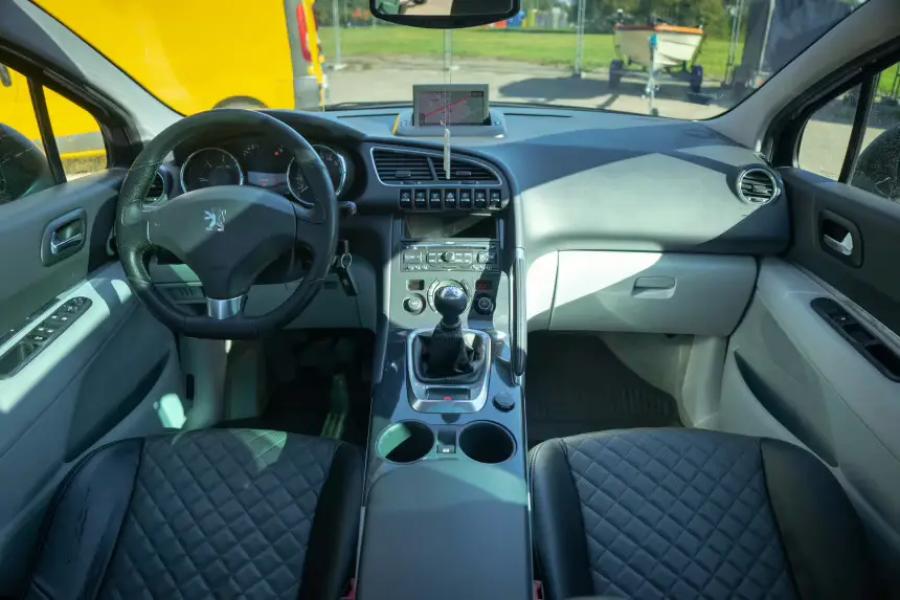 Blue Peugeot 3008 2009 in Liepaja, with an engine capacity of 1.60 L and mileage of 310 thousand km for 3100 €, photo 7 on AUTOMOTO.COM.LV