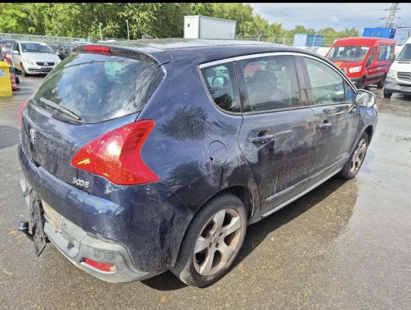 Blue Peugeot 3008 2011 in Klaipeda, with an engine capacity of 1.60 L and mileage of 193 thousand km for 2600 €, photo 4 on AUTOMOTO.COM.LV