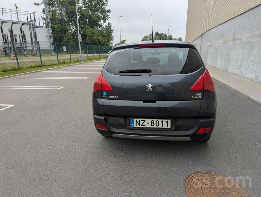 Blue Peugeot 3008 2012 in Riga, with an engine capacity of 1.60 L and mileage of 320 thousand km for 3700 €, photo 5 on AUTOMOTO.COM.LV