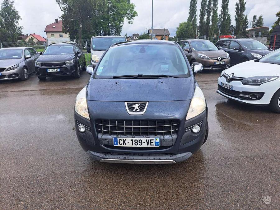 Blue Peugeot 3008 2012 in Taurage, with an engine capacity of 1.60 L and mileage of 241 thousand km for 3750 €, photo 3 on AUTOMOTO.COM.LV