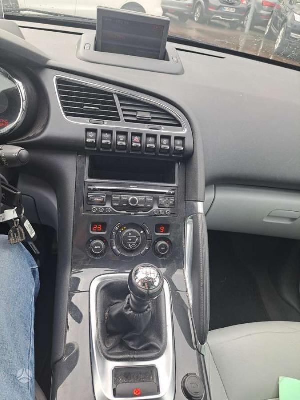 Zils Peugeot 3008 2012 Tauragė, ar dzinēja tilpumu 1.60 L un nobraukumu 241 tūkst. km par 3750 €, foto 11 vietnē AUTOMOTO.COM.LV