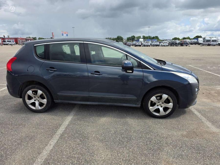 Blue Peugeot 3008 2013 in Vilnius, with an engine capacity of 1.56 L and mileage of 250 thousand km for 3800 €, photo 3 on AUTOMOTO.COM.LV
