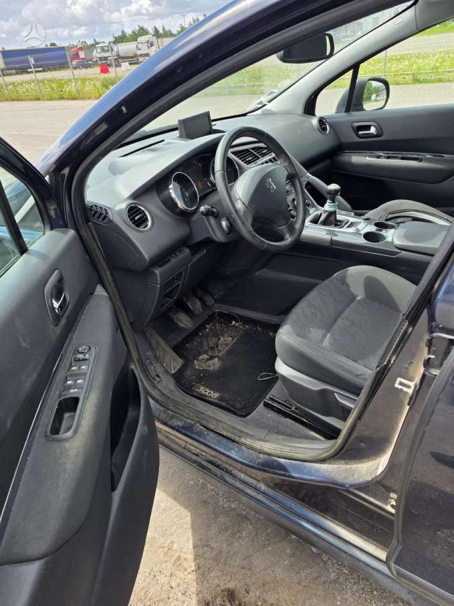Blue Peugeot 3008 2013 in Vilnius, with an engine capacity of 1.56 L and mileage of 250 thousand km for 3800 €, photo 9 on AUTOMOTO.COM.LV