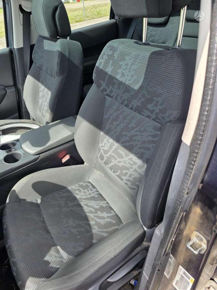 Blue Peugeot 3008 2013 in Vilnius, with an engine capacity of 1.56 L and mileage of 250 thousand km for 3800 €, photo 19 on AUTOMOTO.COM.LV