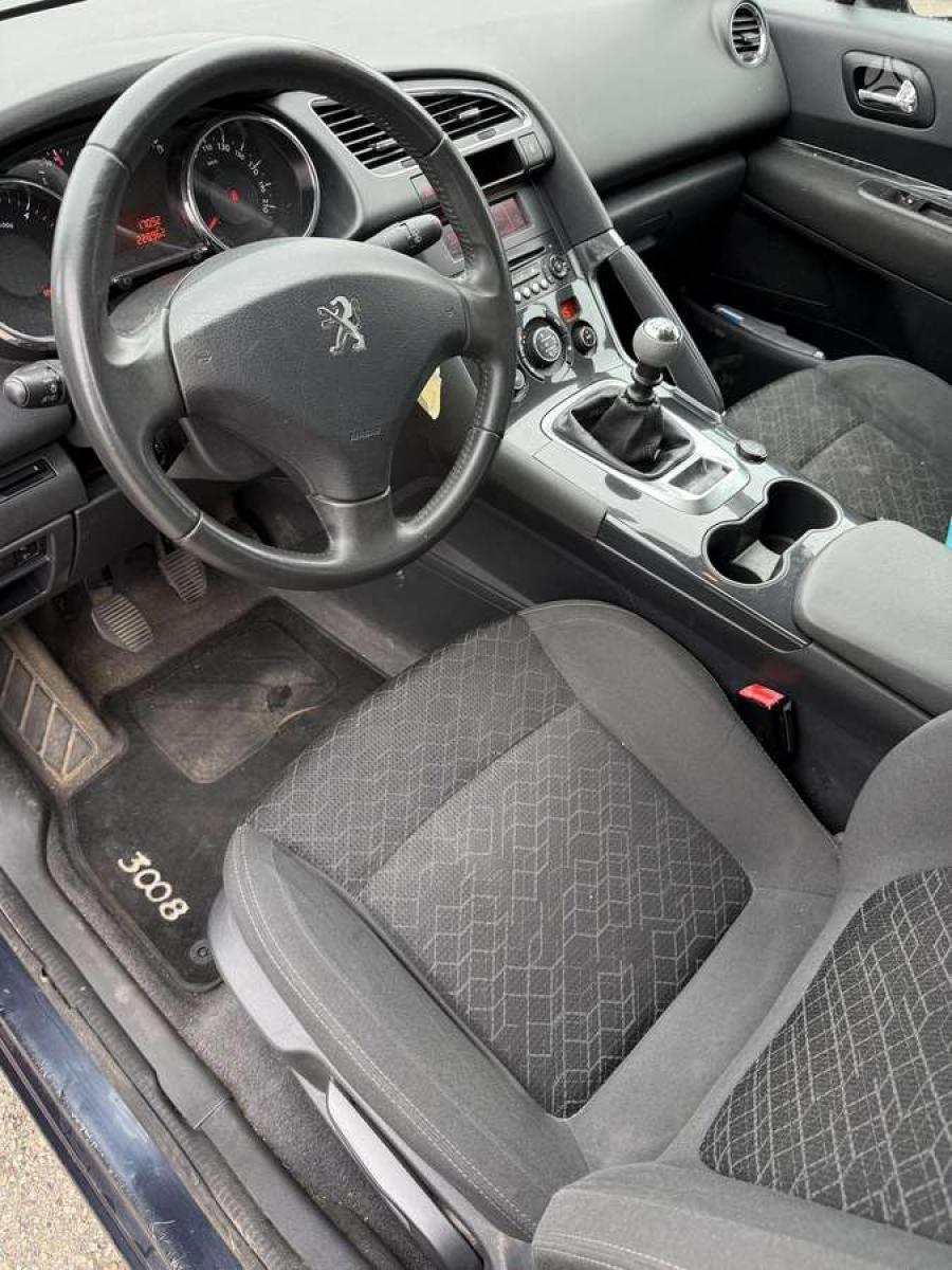 Zils Peugeot 3008 2014 Viļņa, ar dzinēja tilpumu 1.56 L un nobraukumu 220 tūkst. km par 4500 €, foto 8 vietnē AUTOMOTO.COM.LV