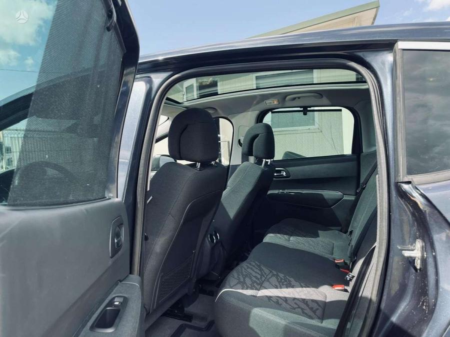 Zils Peugeot 3008 2012 Viļņa, ar dzinēja tilpumu 1.56 L un nobraukumu 200 tūkst. km par 4100 €, foto 22 vietnē AUTOMOTO.COM.LV