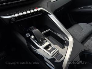 Blue Peugeot 3008 2018 in Tallinn, with an engine capacity of 1.20 L and mileage of 120 thousand km for 11900 €, photo 14 on AUTOMOTO.COM.LV