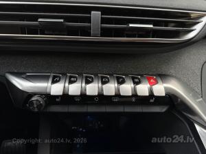 Blue Peugeot 3008 2018 in Tallinn, with an engine capacity of 1.20 L and mileage of 120 thousand km for 11900 €, photo 15 on AUTOMOTO.COM.LV