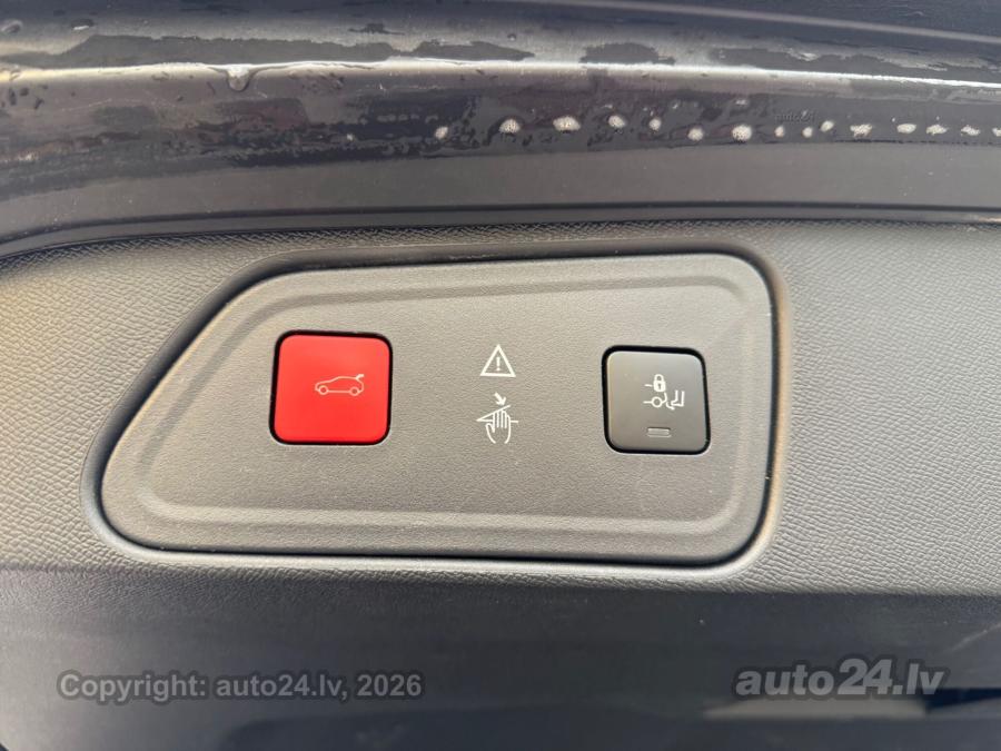 Blue Peugeot 3008 2018 in Tallinn, with an engine capacity of 1.20 L and mileage of 120 thousand km for 11900 €, photo 24 on AUTOMOTO.COM.LV