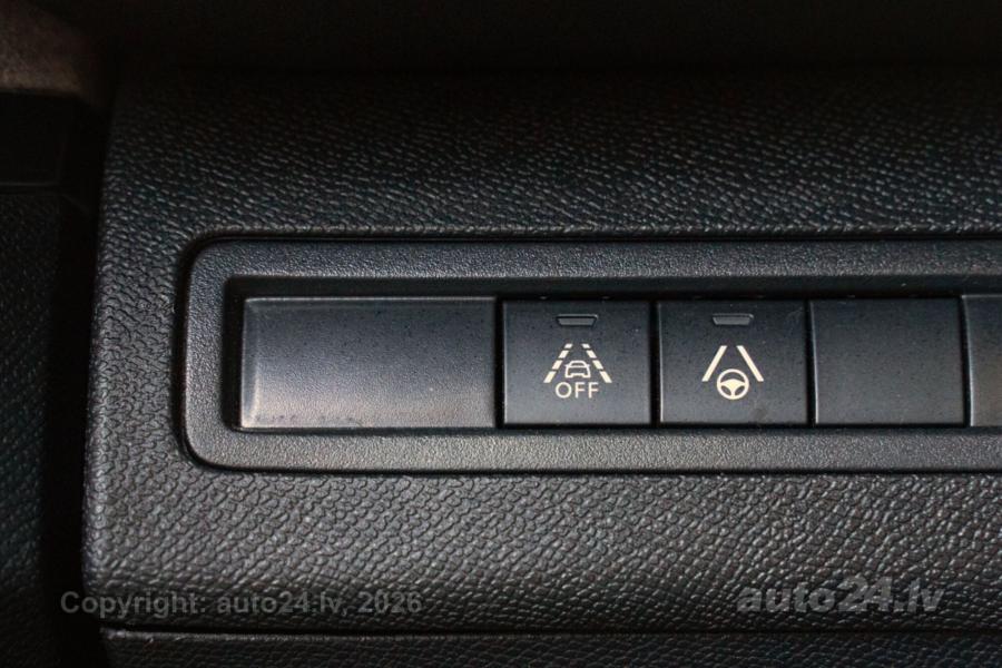 Zils Peugeot 3008 2023 Tallina, ar dzinēja tilpumu 0.00 L un nobraukumu 71 tūkst. km par 19900 €, foto 20 vietnē AUTOMOTO.COM.LV