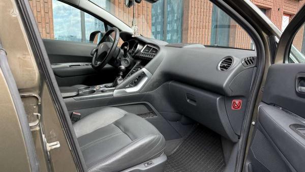 Brown Peugeot 3008 2009 in Vilnius, with an engine capacity of 1.60 L and mileage of 132 thousand km for 2400 €, photo 5 on AUTOMOTO.COM.LV