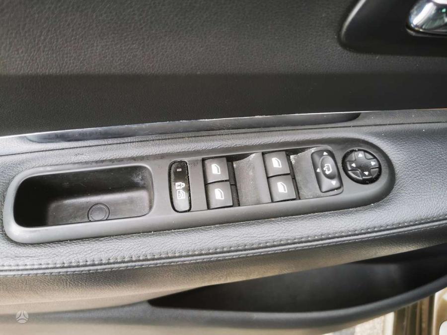 Brūns Peugeot 3008 2009 Klaipėda, ar dzinēja tilpumu 2.00 L un nobraukumu 229 tūkst. km par 3850 €, foto 28 vietnē AUTOMOTO.COM.LV