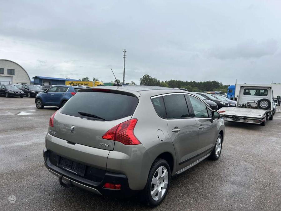 Brown Peugeot 3008 2011 in Marijampole, with an engine capacity of 1.56 L and mileage of 223 thousand km for 3750 €, photo 9 on AUTOMOTO.COM.LV