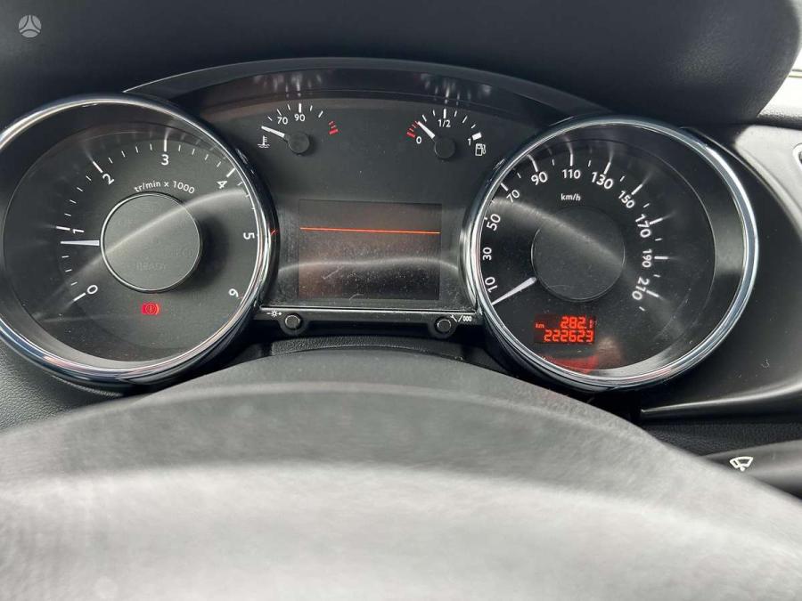 Brown Peugeot 3008 2011 in Marijampole, with an engine capacity of 1.56 L and mileage of 223 thousand km for 3750 €, photo 12 on AUTOMOTO.COM.LV