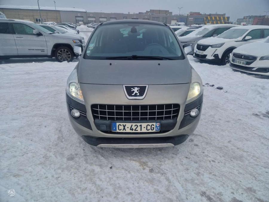 Brown Peugeot 3008 2013 in Taurage, with an engine capacity of 1.60 L and mileage of 145 thousand km for 3600 €, photo 2 on AUTOMOTO.COM.LV