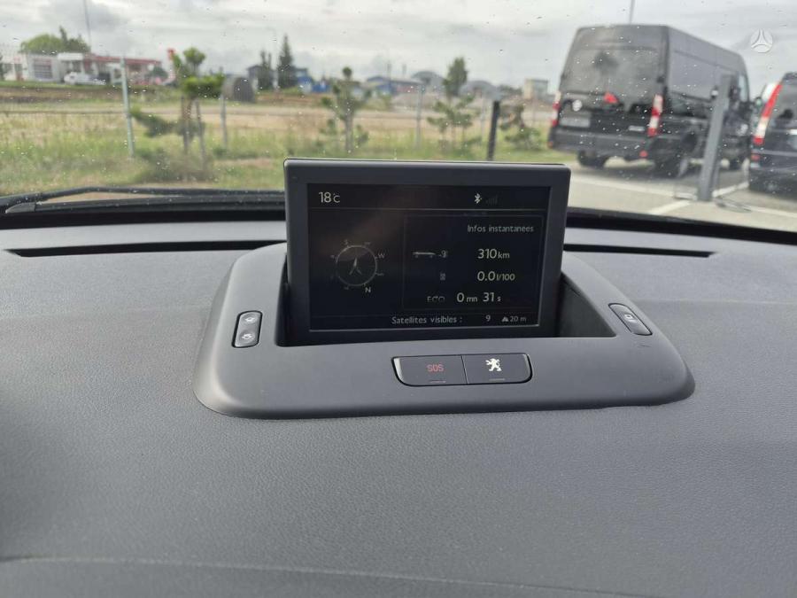 Brūns Peugeot 3008 2013 Tauragė, ar dzinēja tilpumu 1.56 L un nobraukumu 267 tūkst. km par 3200 €, foto 17 vietnē AUTOMOTO.COM.LV