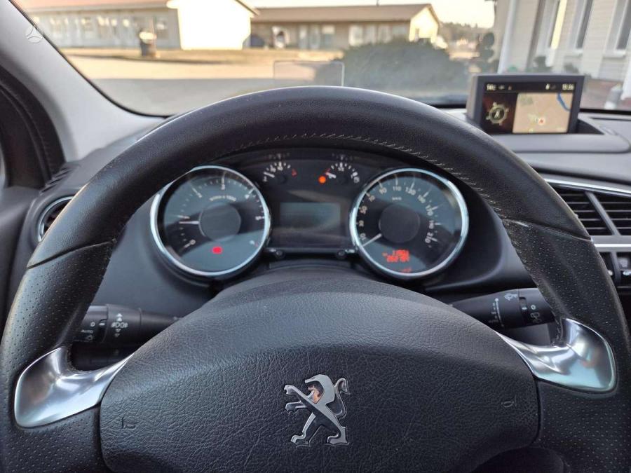Brūns Peugeot 3008 2015 Viļņa, ar dzinēja tilpumu 1.56 L un nobraukumu 262 tūkst. km par 5800 €, foto 14 vietnē AUTOMOTO.COM.LV