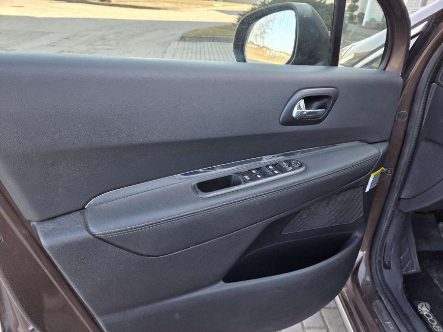 Brūns Peugeot 3008 2015 Viļņa, ar dzinēja tilpumu 1.56 L un nobraukumu 262 tūkst. km par 5800 €, foto 17 vietnē AUTOMOTO.COM.LV