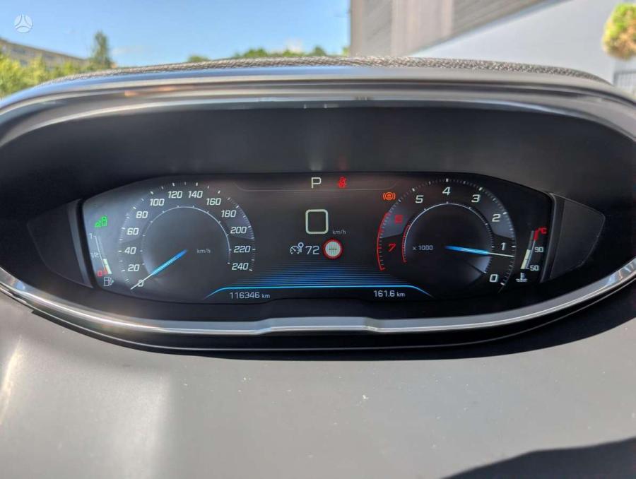 Brown Peugeot 3008 2017 in Siauliai, with an engine capacity of 1.20 L and mileage of 116 thousand km for 13400 €, photo 11 on AUTOMOTO.COM.LV
