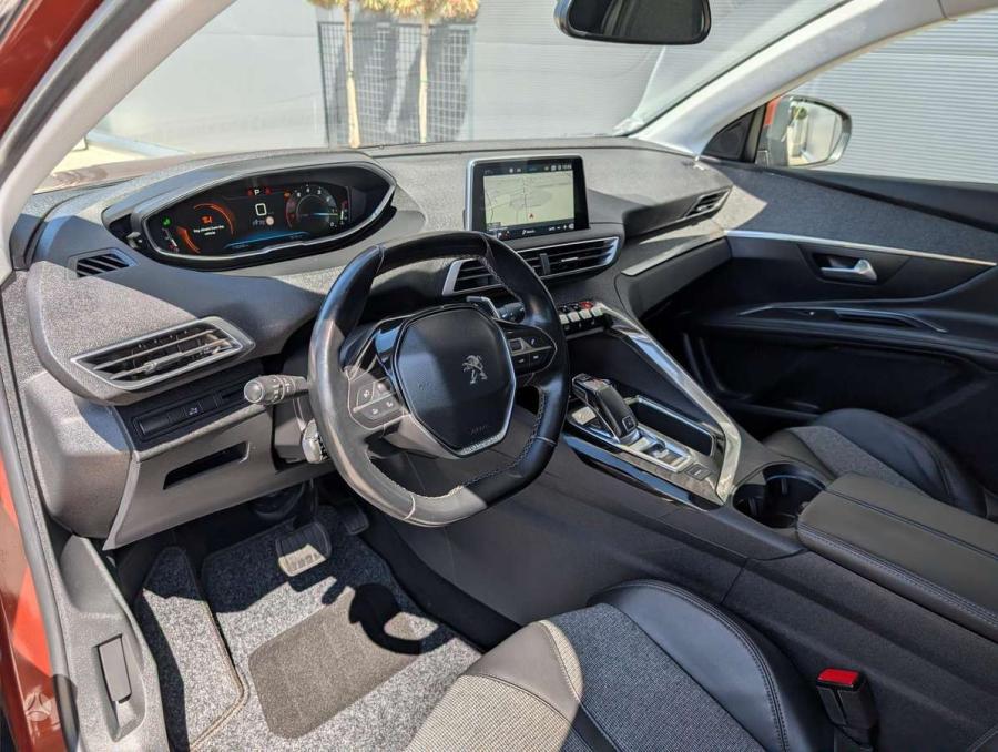 Brown Peugeot 3008 2017 in Siauliai, with an engine capacity of 1.20 L and mileage of 116 thousand km for 13400 €, photo 12 on AUTOMOTO.COM.LV