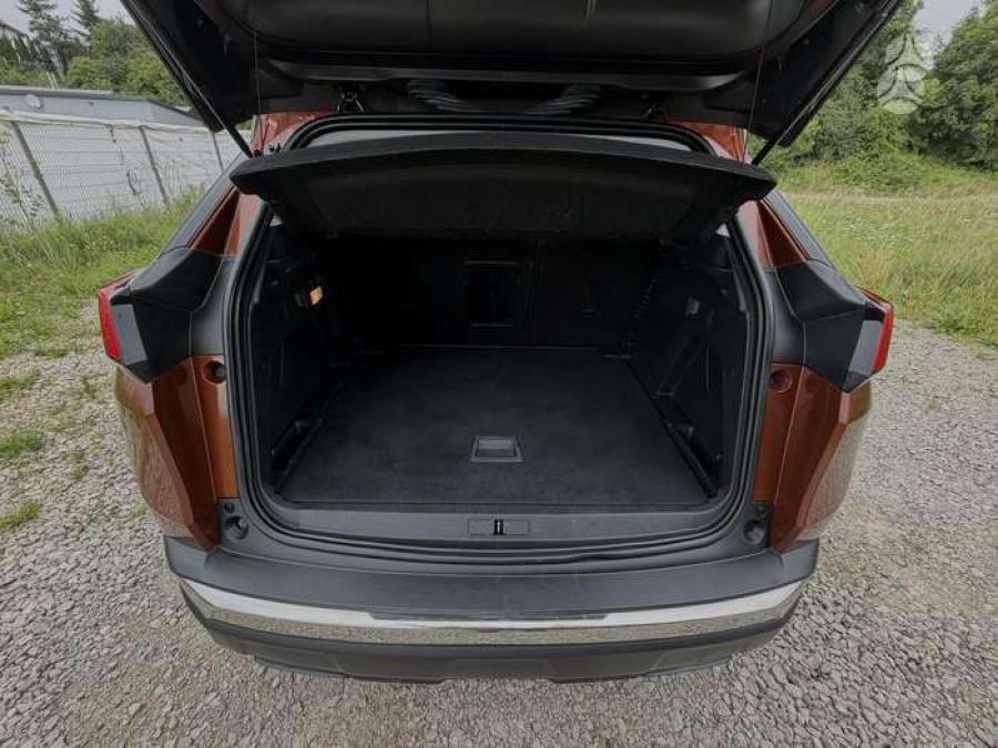 Brown Peugeot 3008 2018 in Siauliai, with an engine capacity of 1.50 L and mileage of 198 thousand km for 13750 €, photo 40 on AUTOMOTO.COM.LV