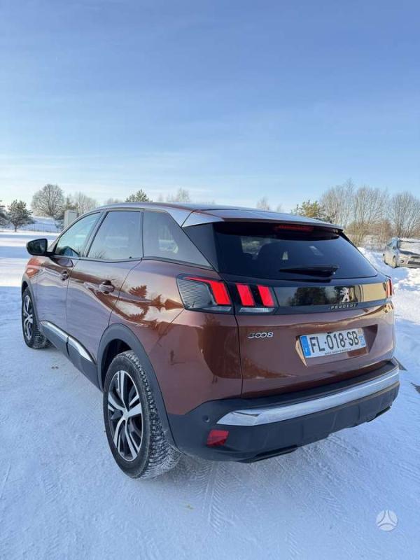 Brown Peugeot 3008 2019 in Vilnius, with an engine capacity of 1.20 L and mileage of 201 thousand km for 10750 €, photo 10 on AUTOMOTO.COM.LV
