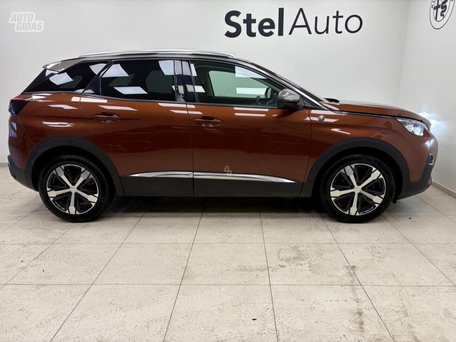 Brown Peugeot 3008 2019 in Vilnius, with an engine capacity of 1.20 L and mileage of 125 thousand km for 16450 €, photo 6 on AUTOMOTO.COM.LV
