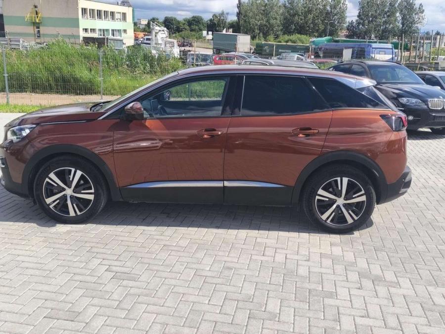 Brown Peugeot 3008 2020 in Taurage, with an engine capacity of 1.50 L and mileage of 119 thousand km for 11700 €, photo 3 on AUTOMOTO.COM.LV