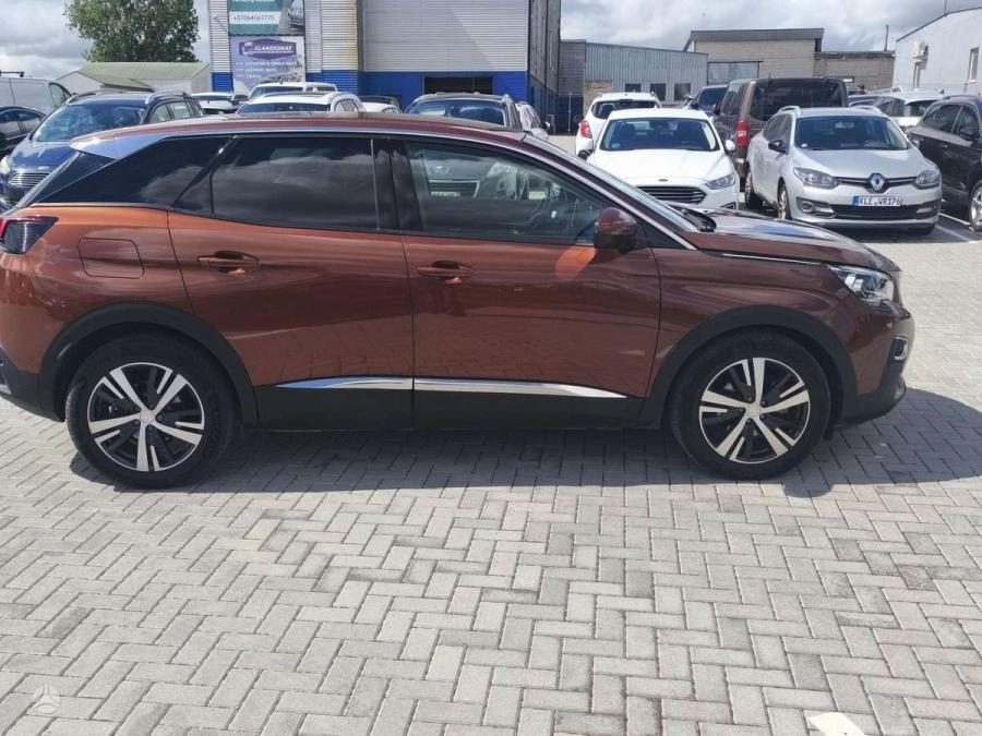 Brown Peugeot 3008 2020 in Taurage, with an engine capacity of 1.50 L and mileage of 119 thousand km for 11700 €, photo 6 on AUTOMOTO.COM.LV