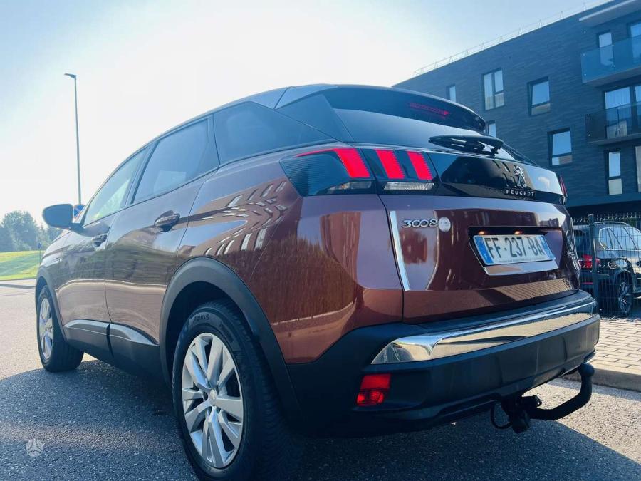 Brown Peugeot 3008 2020 in Kaunas, with an engine capacity of 1.50 L and mileage of 214 thousand km for 11690 €, photo 3 on AUTOMOTO.COM.LV