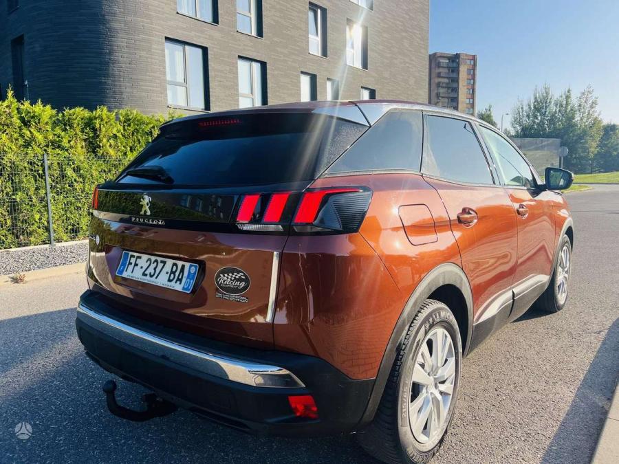 Brown Peugeot 3008 2020 in Kaunas, with an engine capacity of 1.50 L and mileage of 214 thousand km for 11690 €, photo 8 on AUTOMOTO.COM.LV