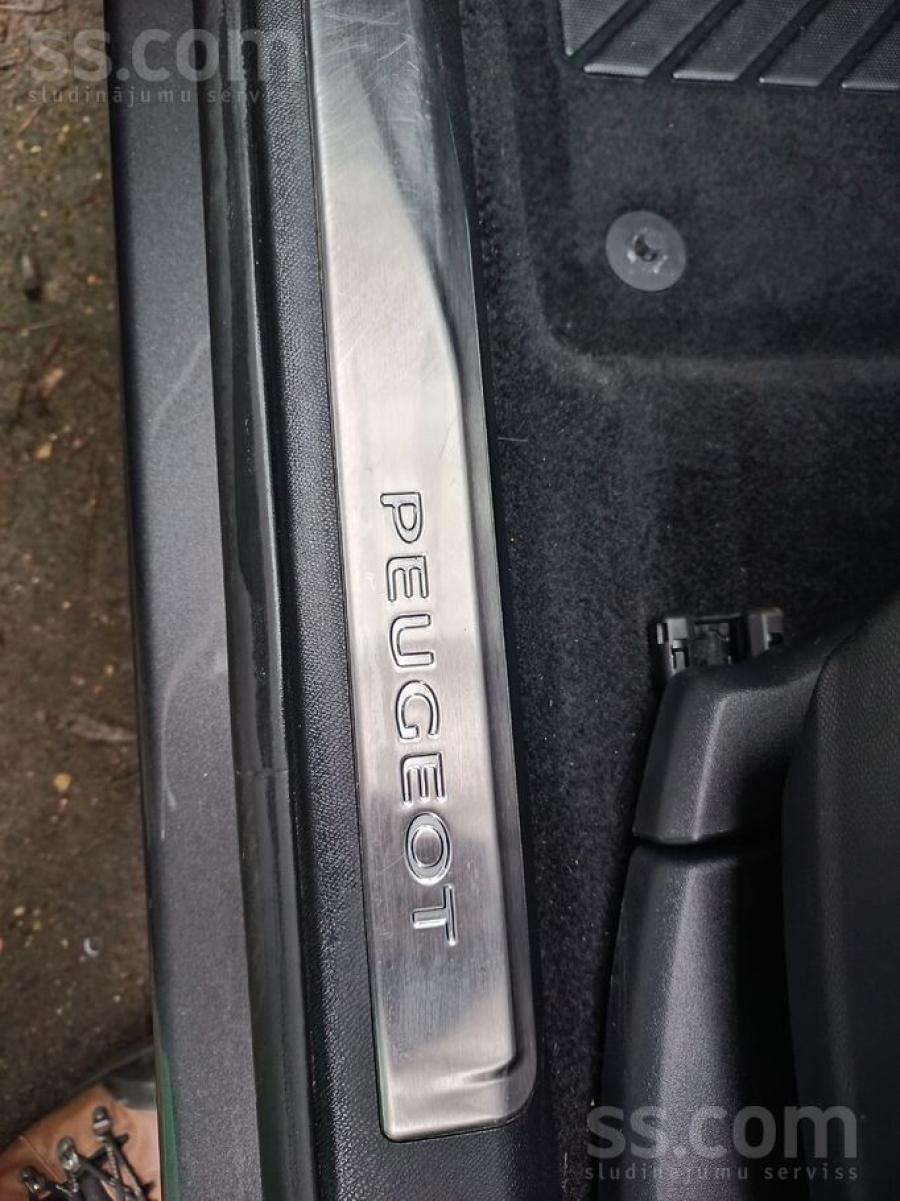 Brūns Peugeot 3008 2021 Rīga, ar dzinēja tilpumu 1.50 L un nobraukumu 42 tūkst. km par 20900 €, foto 25 vietnē AUTOMOTO.COM.LV