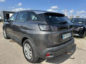 Brown Peugeot 3008 2022 in Vilnius, with an engine capacity of 1.20 L and mileage of 174 thousand km for 13672 €, photo 5 on AUTOMOTO.COM.LV