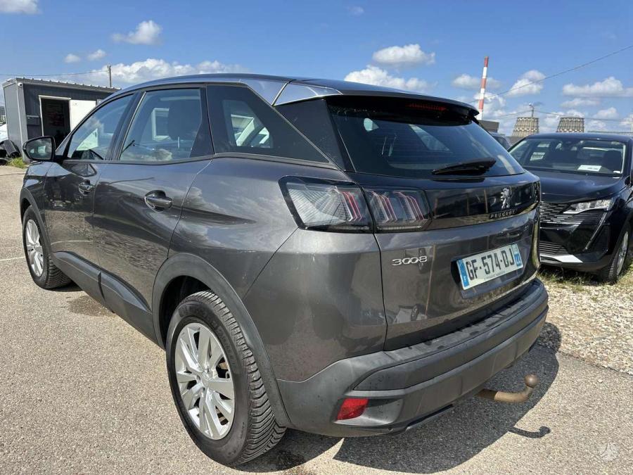 Brown Peugeot 3008 2022 in Vilnius, with an engine capacity of 1.20 L and mileage of 174 thousand km for 13672 €, photo 5 on AUTOMOTO.COM.LV