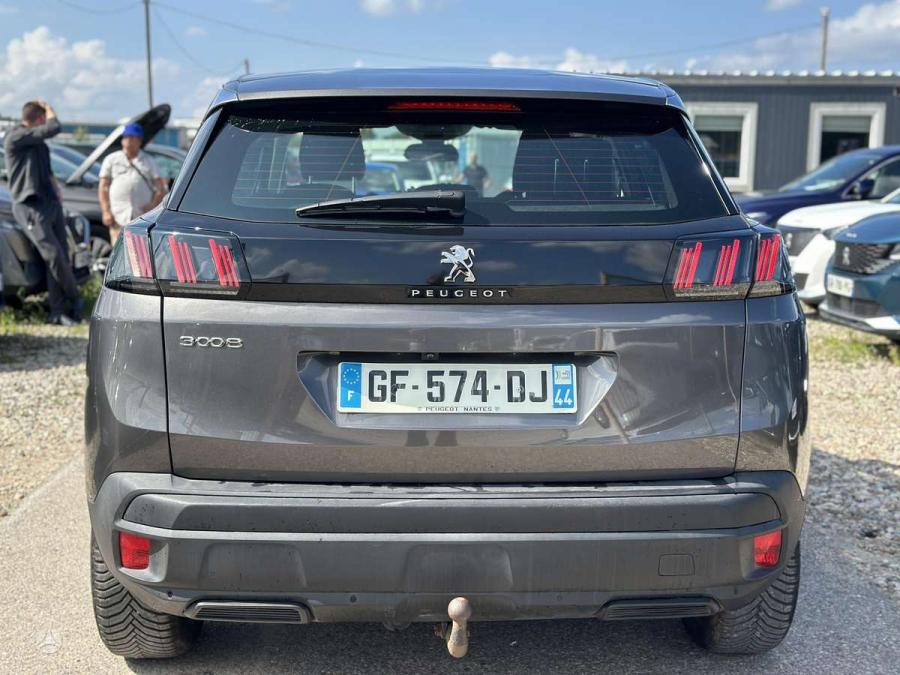 Brown Peugeot 3008 2022 in Vilnius, with an engine capacity of 1.20 L and mileage of 174 thousand km for 13672 €, photo 6 on AUTOMOTO.COM.LV