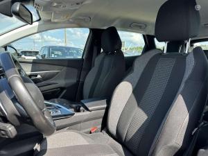 Brown Peugeot 3008 2022 in Vilnius, with an engine capacity of 1.20 L and mileage of 174 thousand km for 13672 €, photo 11 on AUTOMOTO.COM.LV
