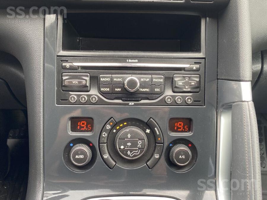 Brūns Peugeot 3008 2010 Rīga, ar dzinēja tilpumu 1.60 L un nobraukumu 288 tūkst. km par 3250 €, foto 19 vietnē AUTOMOTO.COM.LV