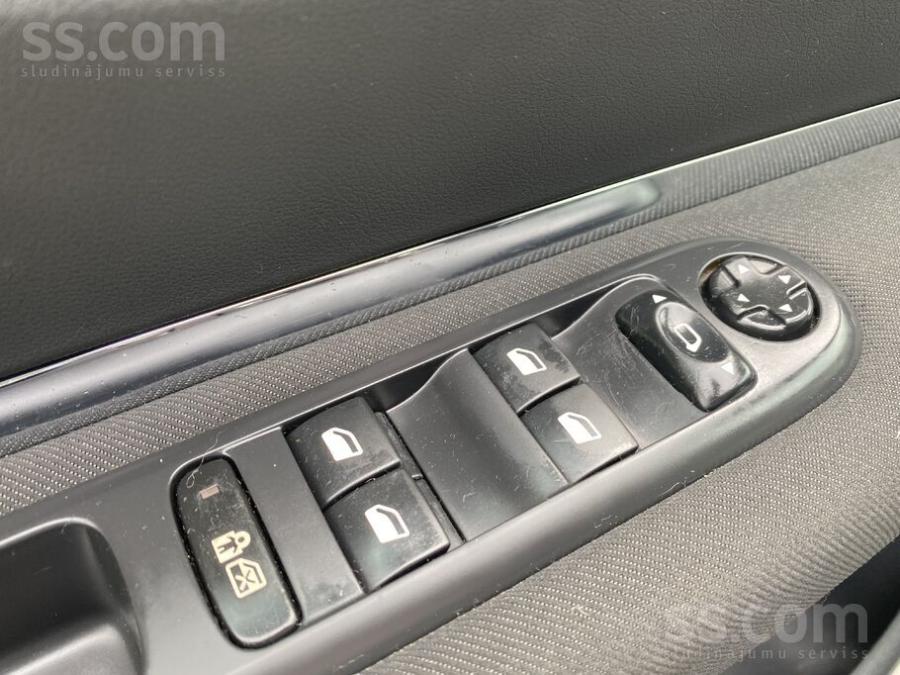 Brūns Peugeot 3008 2010 Rīga, ar dzinēja tilpumu 1.60 L un nobraukumu 288 tūkst. km par 3250 €, foto 28 vietnē AUTOMOTO.COM.LV