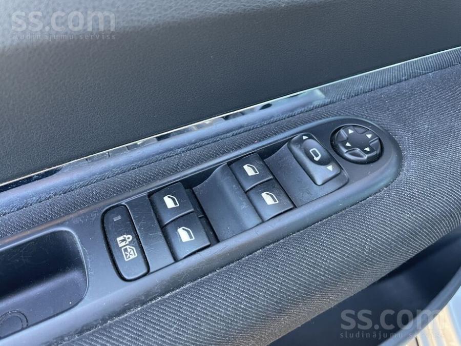 Brūns Peugeot 3008 2012 Rīga, ar dzinēja tilpumu 1.60 L un nobraukumu 178 tūkst. km par 3890 €, foto 31 vietnē AUTOMOTO.COM.LV