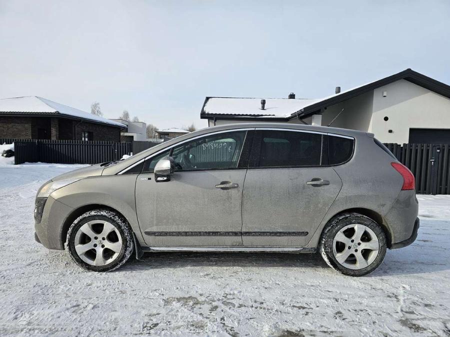 Brown Peugeot 3008 2013 in Vilnius, with an engine capacity of 1.56 L and mileage of 162 thousand km for 3999 €, photo 5 on AUTOMOTO.COM.LV