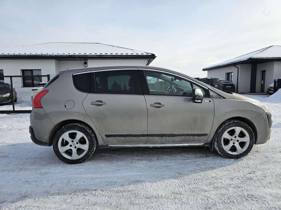 Brown Peugeot 3008 2013 in Vilnius, with an engine capacity of 1.56 L and mileage of 162 thousand km for 3999 €, photo 6 on AUTOMOTO.COM.LV