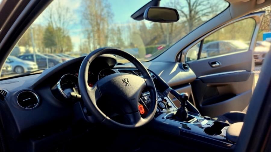Brūns Peugeot 3008 2016 Rīga, ar dzinēja tilpumu 1.20 L un nobraukumu 133 tūkst. km par 7590 €, foto 9 vietnē AUTOMOTO.COM.LV