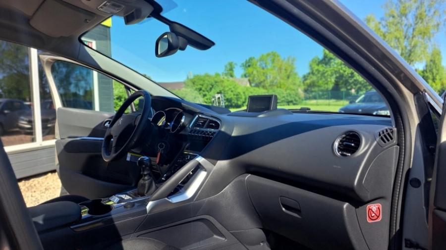 Brūns Peugeot 3008 2016 Rīga, ar dzinēja tilpumu 1.20 L un nobraukumu 133 tūkst. km par 7590 €, foto 30 vietnē AUTOMOTO.COM.LV