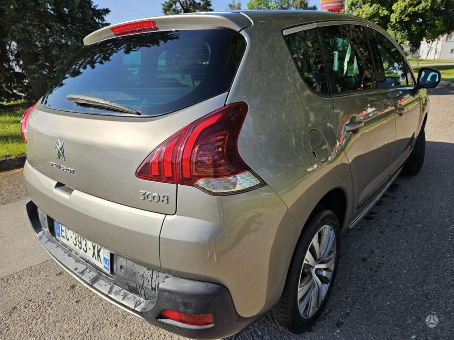 Brown Peugeot 3008 2016 in Taurage, with an engine capacity of 1.20 L and mileage of 110 thousand km for 5300 €, photo 5 on AUTOMOTO.COM.LV