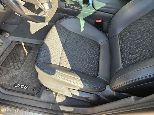 Brown Peugeot 3008 2016 in Taurage, with an engine capacity of 1.20 L and mileage of 110 thousand km for 5300 €, photo 8 on AUTOMOTO.COM.LV