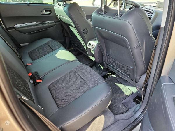 Brown Peugeot 3008 2016 in Taurage, with an engine capacity of 1.20 L and mileage of 110 thousand km for 5300 €, photo 9 on AUTOMOTO.COM.LV