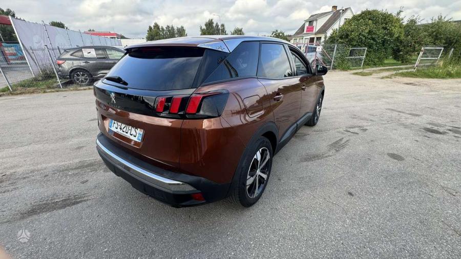 Brown Peugeot 3008 2020 in Taurage, with an engine capacity of 1.50 L and mileage of 178 thousand km for 10400 €, photo 5 on AUTOMOTO.COM.LV